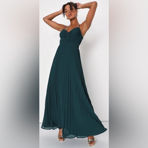 Lulus | Dresses | Nwt Lulus Feeling Marvelous Emerald Green Pleated ...